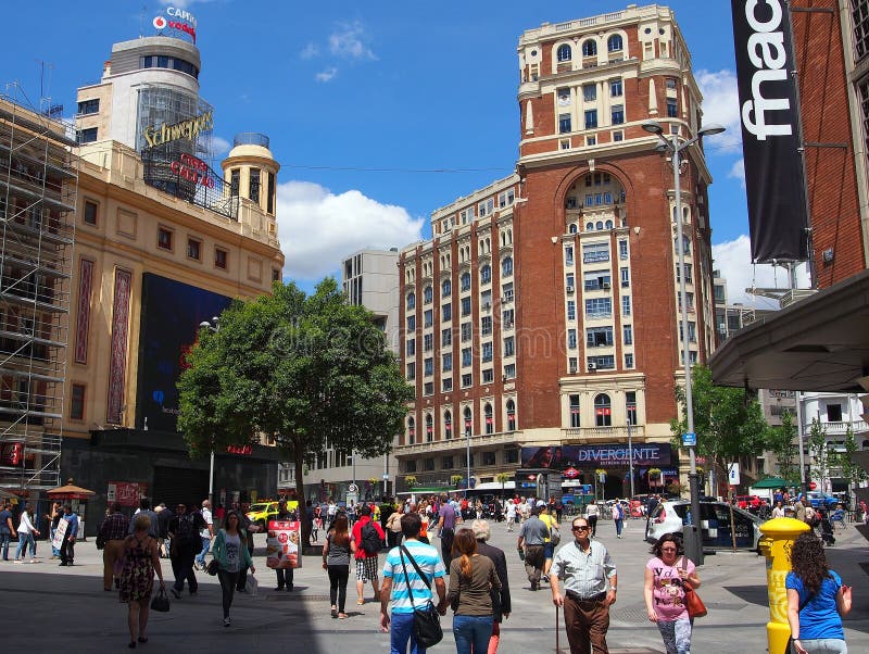 Pedestrian Mall, Central Madrid Editorial Photography - Image of ...