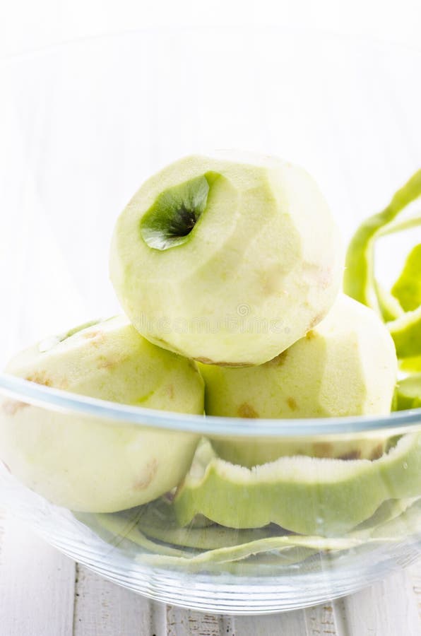 Peeled green apples stock image. Image of healthy, lifestyle - 35280125