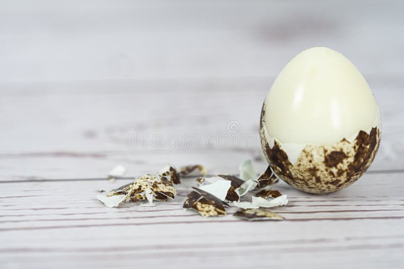 Peeled Hard Boiled Quail Egg with Broken Shell Stock Image - Image of ...