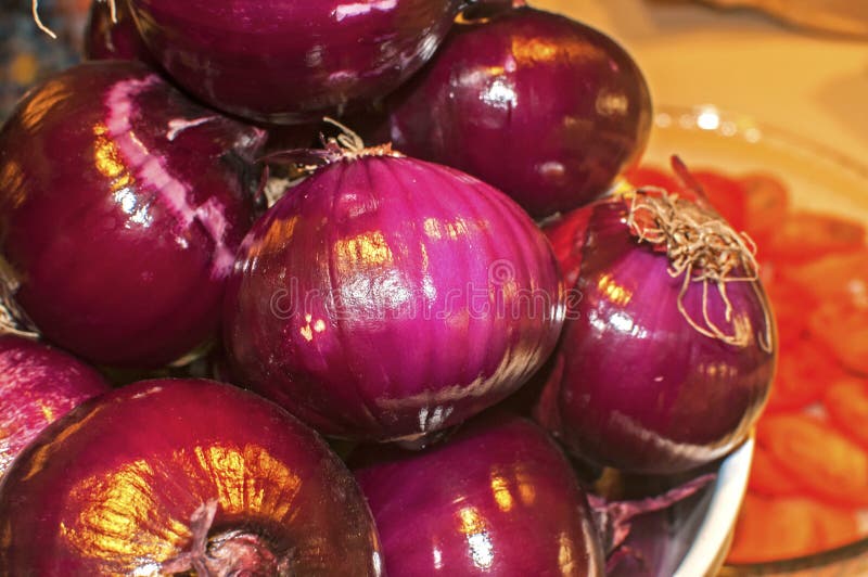 Peeled Red Onion Bulbs Closeup Stock Photo - Image of bowl, vegetable ...