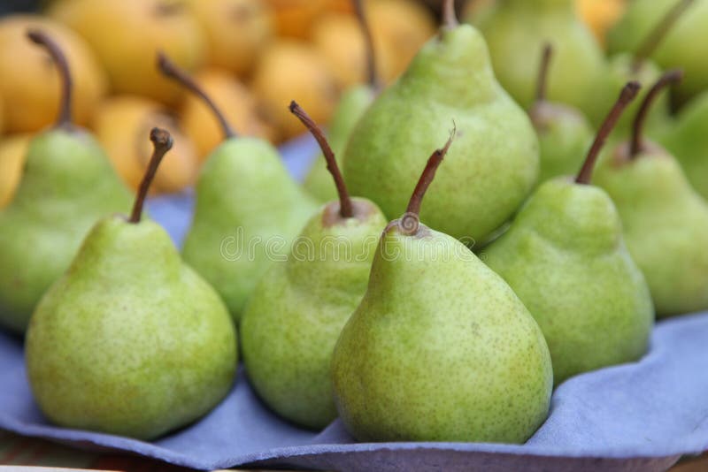 Peer fruit in market stall stock image. Image of nature - 93343367