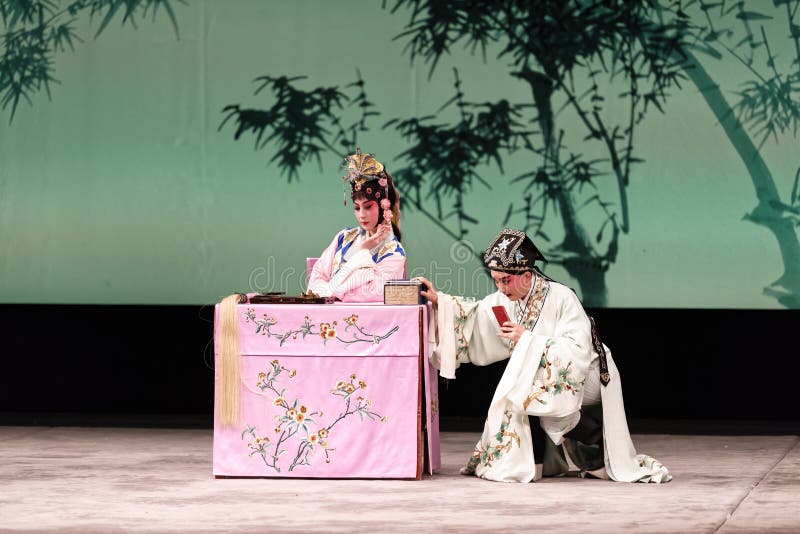 Peking Opera performance editorial photography. Image of drama - 131876277