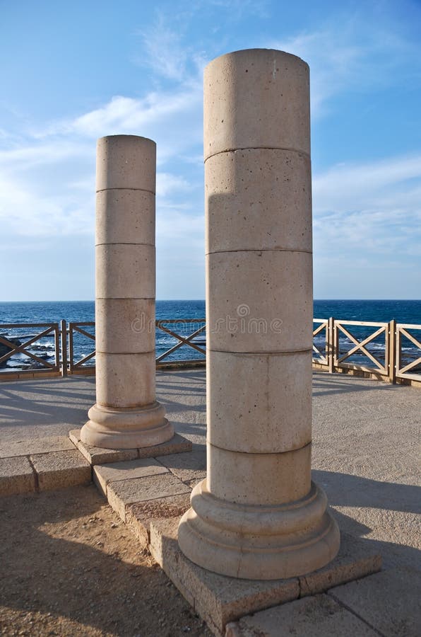 Pelare arkivfoto. Bild av borgg, carvings - 22236932