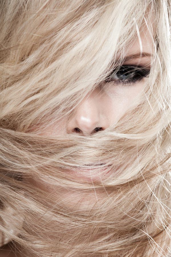 Pelo enredado foto de archivo. Imagen de hembra, rubio - 28941494