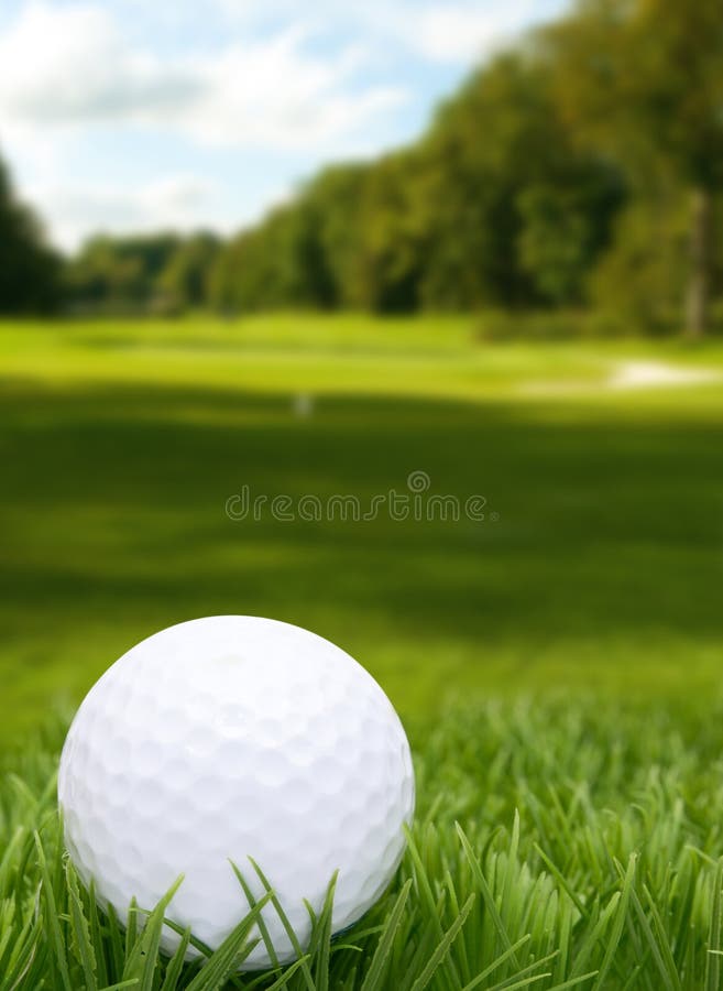 Pelota de golf foto de archivo. Imagen de bola, paisaje - 24575430