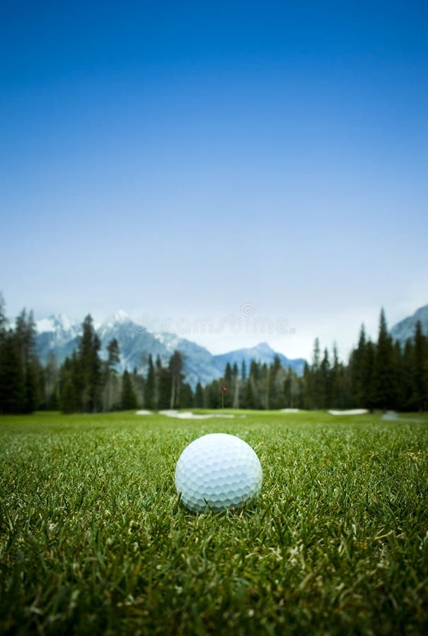 Pelota de golf imagen de archivo. Imagen de escapar, bola - 28905423