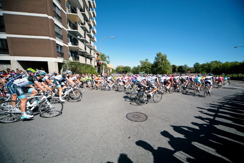 The Peloton racing editorial photography. Image of bicycling - 22981607