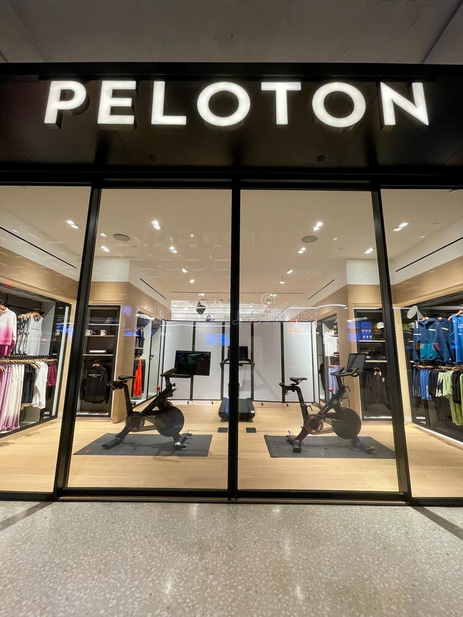 Peloton store editorial photo. Image of logo, sport - 253587761