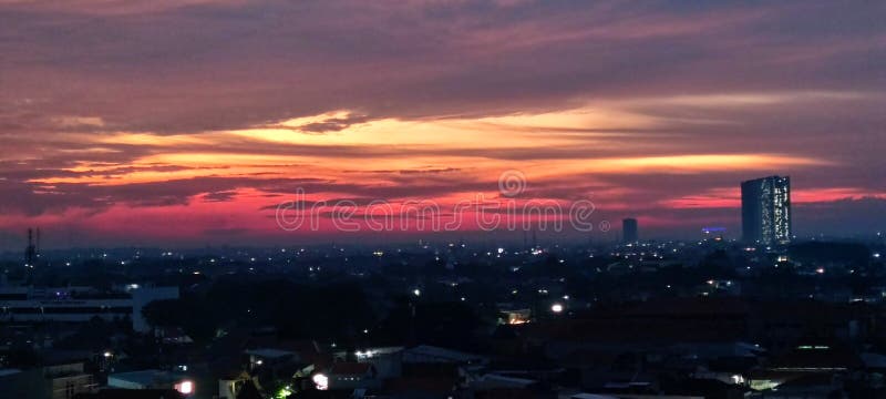 Pemandangan Sore Hari Jakarta Timur Stock Image - Image of hari, sore: 271374049