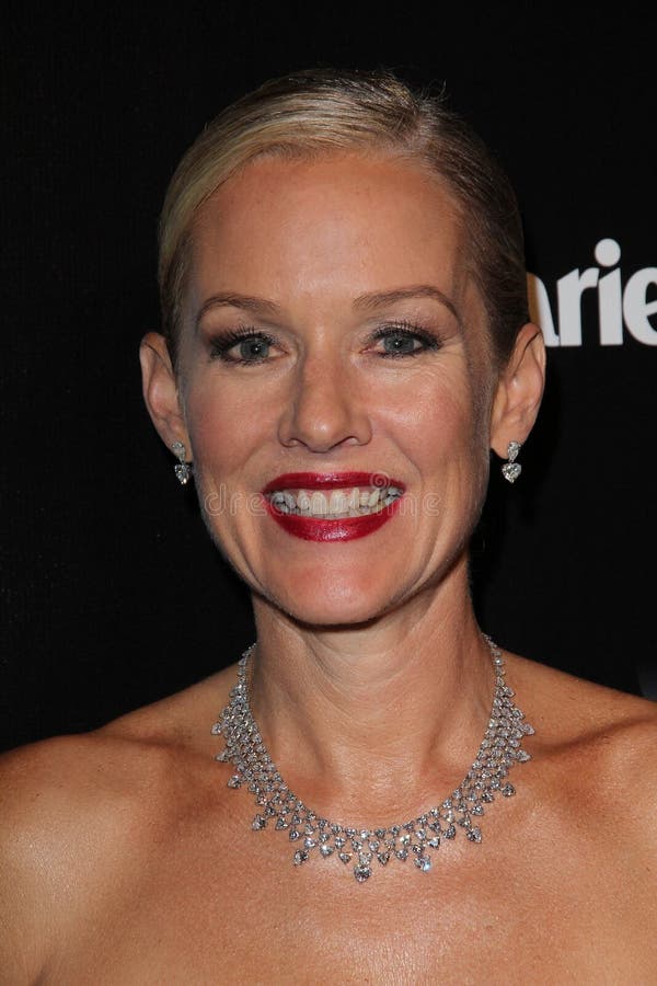 Penélope Ana Miller fotografía editorial. Imagen de anuncio - 23084647