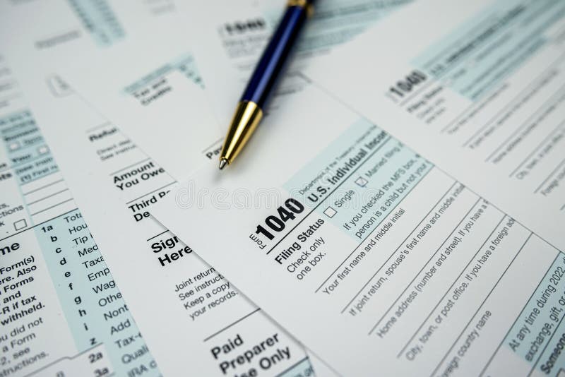 Pen on Blank 1040 Tax Return Form 2022 Editorial Photography - Image of ...