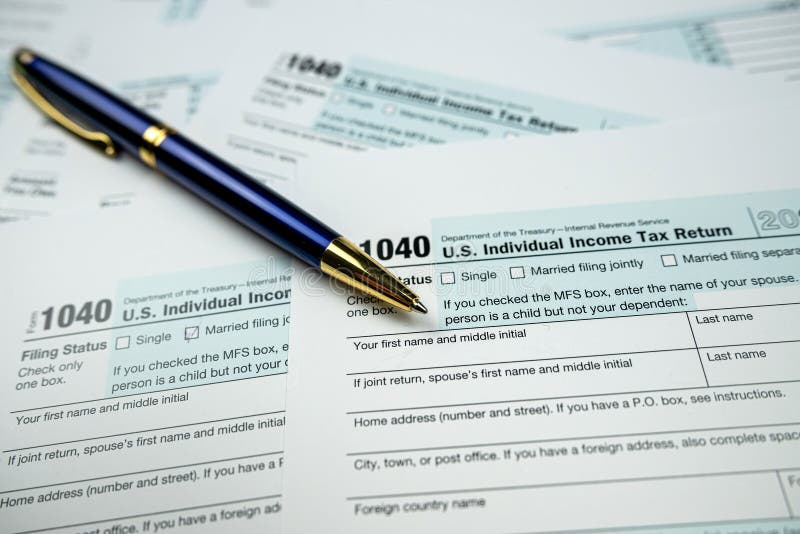 Pen on Blank 1040 Tax Return Form 2022 Stock Photo - Image of number ...