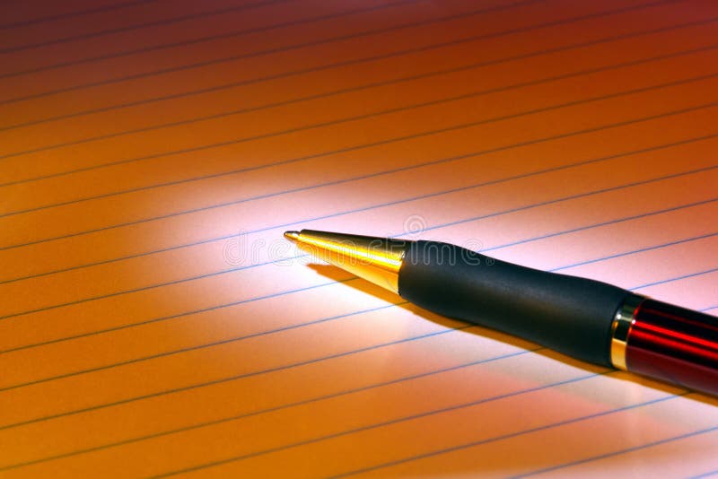 Leeg Blad Van Document, Klaar Om Woorden Op Uitstekende Schrijfmachine ...