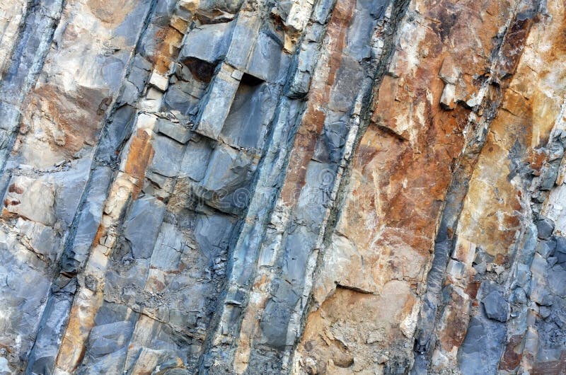 Pendio ripido roccioso fotografia stock. Immagine di erosione - 30937686