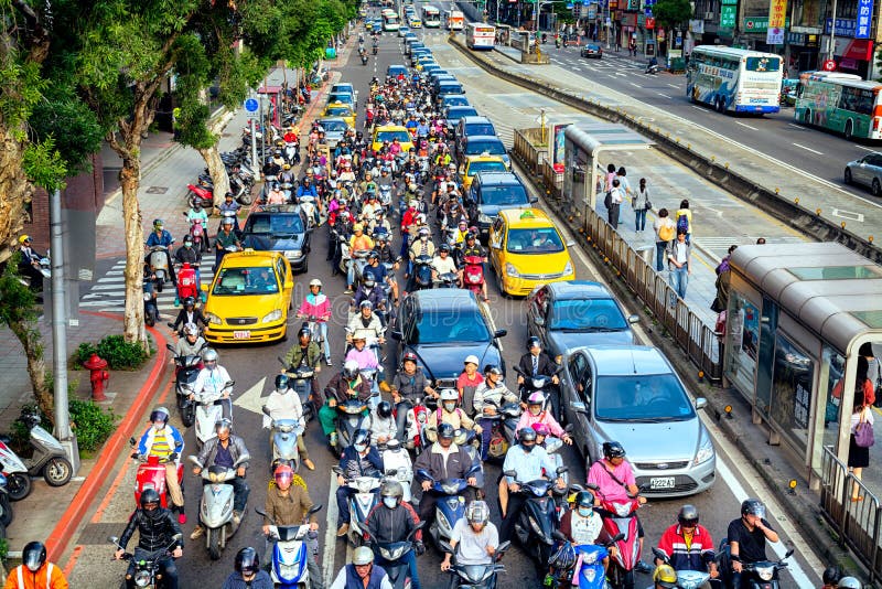 Pendler in Taipeh - Taiwan redaktionelles stockbild. Bild von städtisch ...