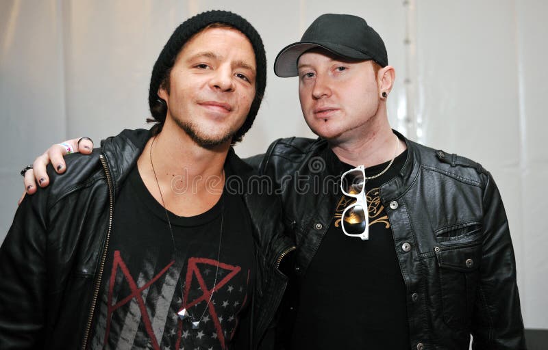 Pendulum editorial photography. Image of member, house - 25108022