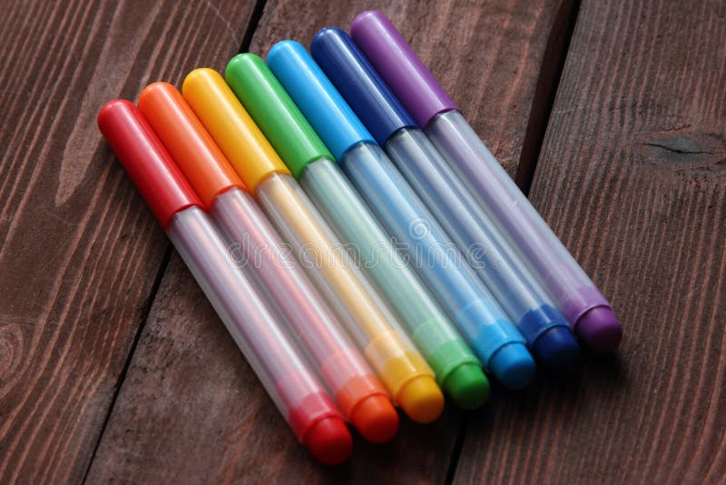 Pennarelli colorati fotografia stock. Immagine di punta - 66309026