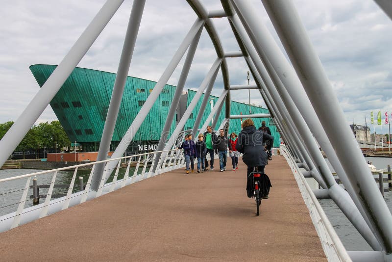 People on the Bridge To the Nemo Museum in Amsterdam Editorial Stock ...