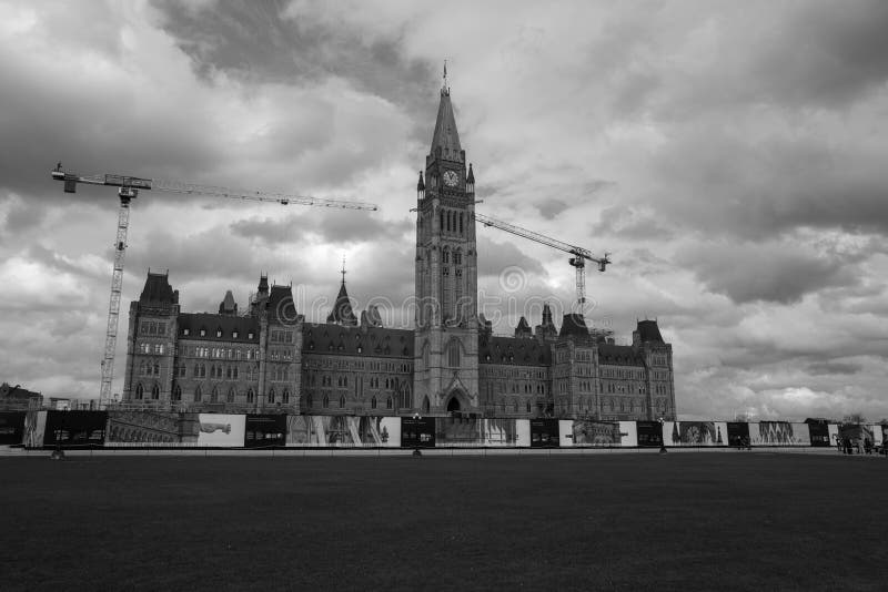 People on Canada`s Parliament Hill Editorial Image - Image of forest ...