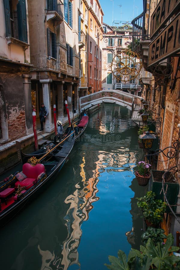 People on Canal of Venice, Italy Editorial Stock Image - Image of tour ...