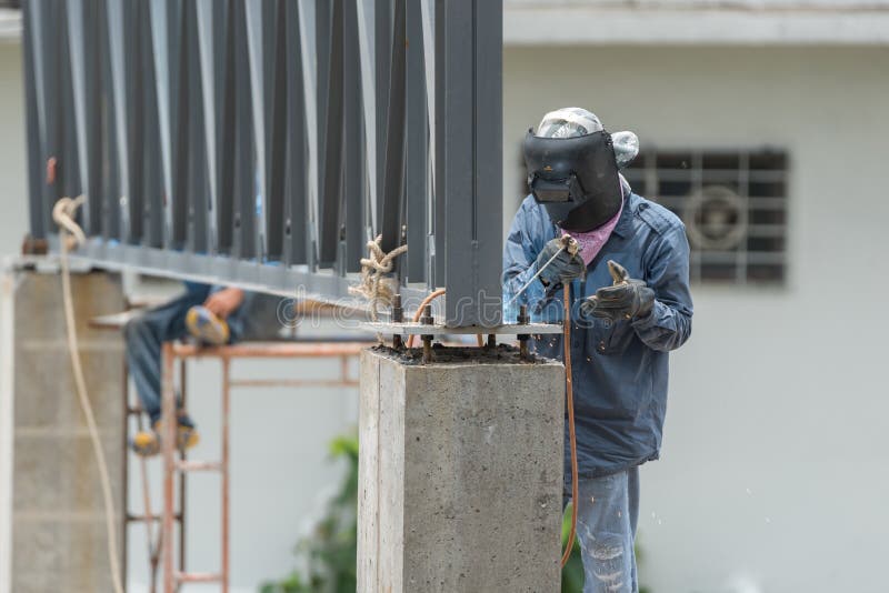 People Construction Worker at Construction Site Editorial Photo - Image ...