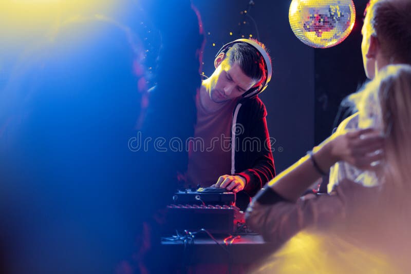 People Dancing at Nightclub Stock Image - Image of night, disc: 90307301