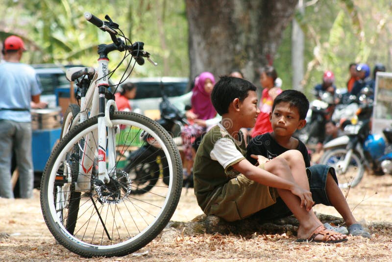 Bird call contest editorial photo. Image of call, gesture - 44140086