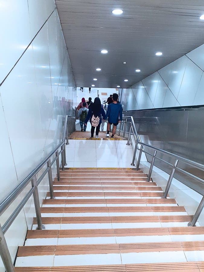 People Getting Down Stairs at Railway Station Editorial Image - Image ...