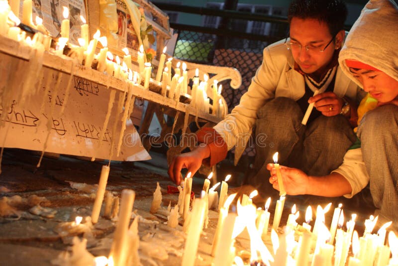 People light up candles editorial image. Image of crowd - 12831925