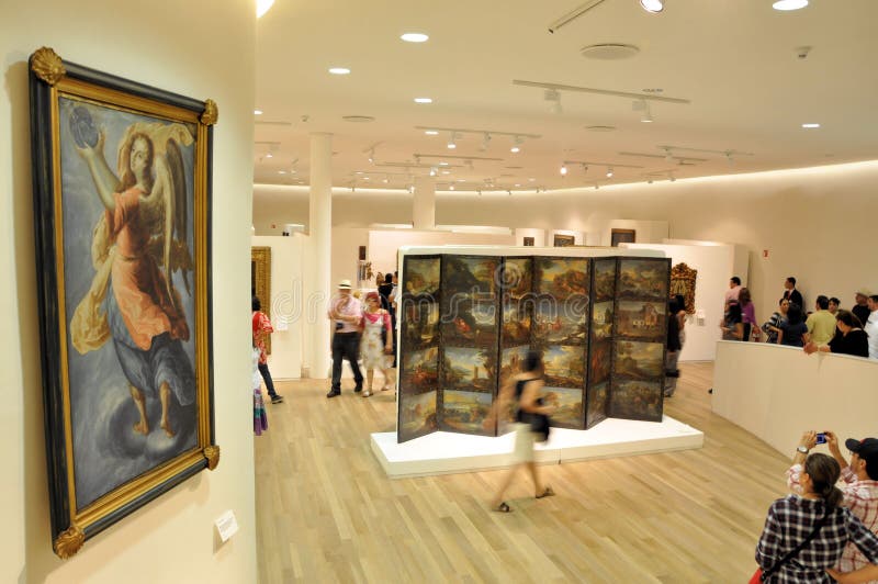 People in Museum editorial stock image. Image of painting - 19394584