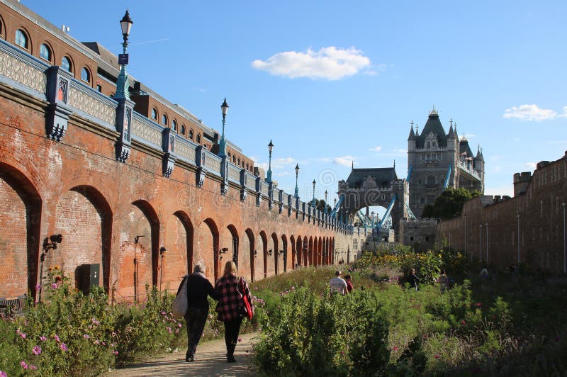 People on Path Superbloom Tower of London Moat Editorial Stock Image ...