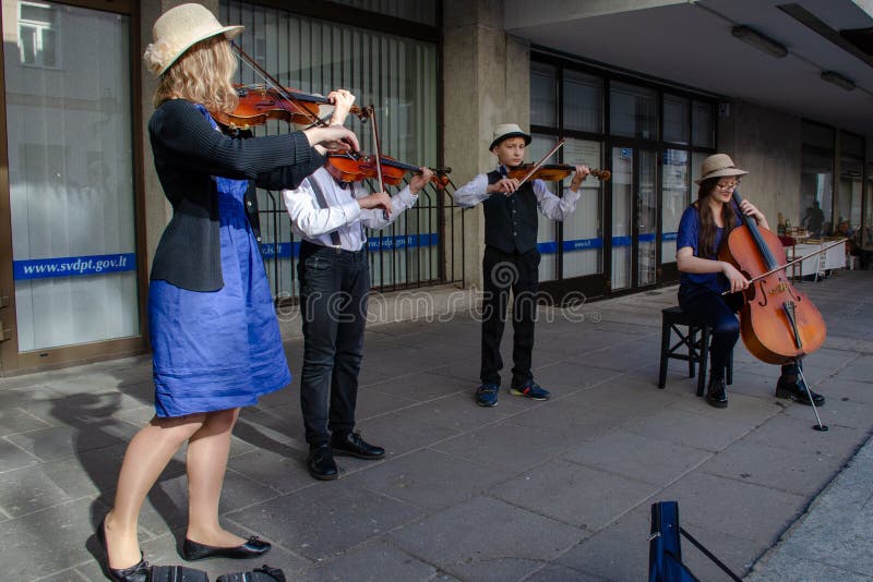 People Play String Instruments Editorial Photo - Image of music ...