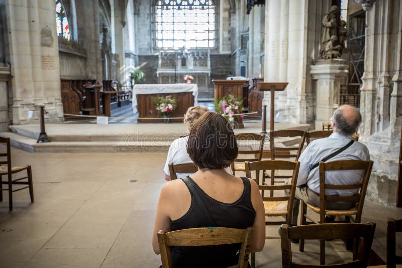 Praying Inside the Church of the Holy Sepulchre Editorial Photo - Image ...