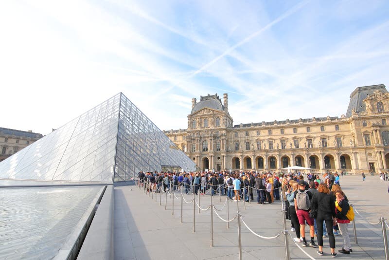 Louvre museum Paris France editorial photo. Image of tourist - 153678111