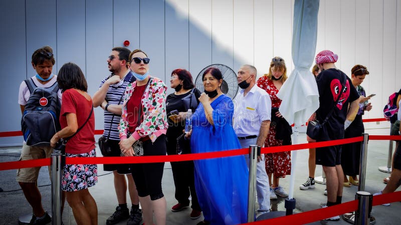 People Queue Up To Enter the Expo 2020 Pavilion Editorial Photography ...