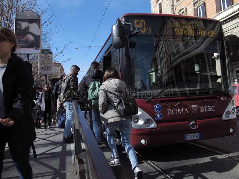 People at the bus stop editorial image. Image of campidoglio - 140768305