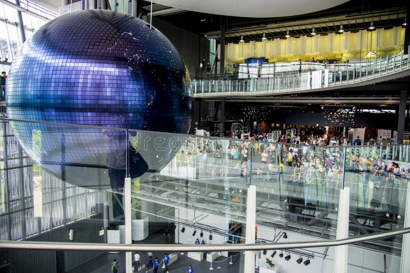 People See the Graphic Globe in Science Museum Editorial Photography ...