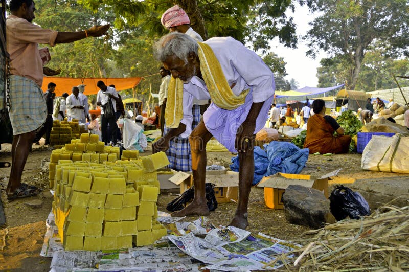 Indian rural market editorial stock image. Image of crowd - 29804729