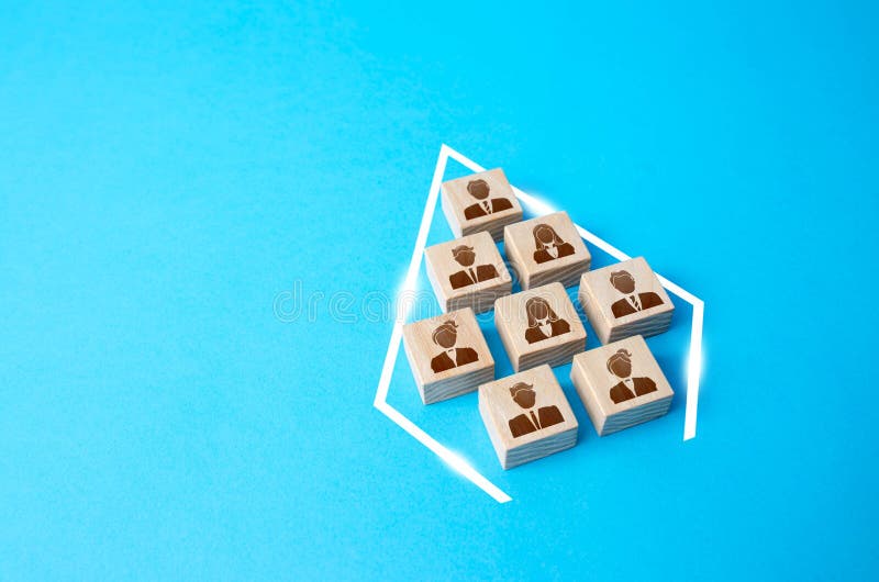 People are Shaped into an Arrowhead. Organizing into an Effective Team ...