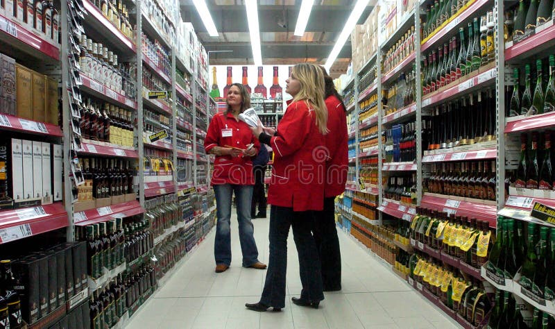 People Shopping in Supermarket Store. Editorial Image - Image of ...