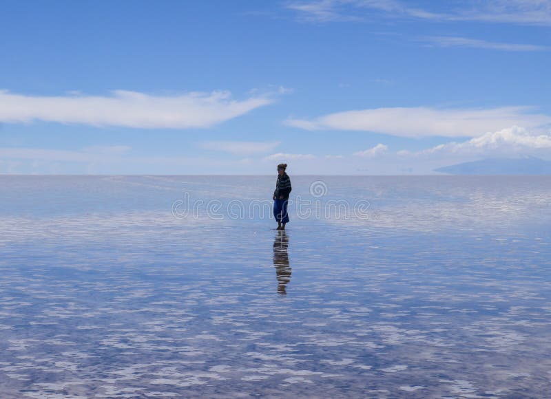People Silhouette in the Salar De Uyuni Editorial Stock Image - Image ...