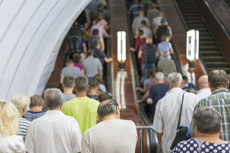 Subway crowd editorial photo. Image of hour, crowd, commute - 8919181