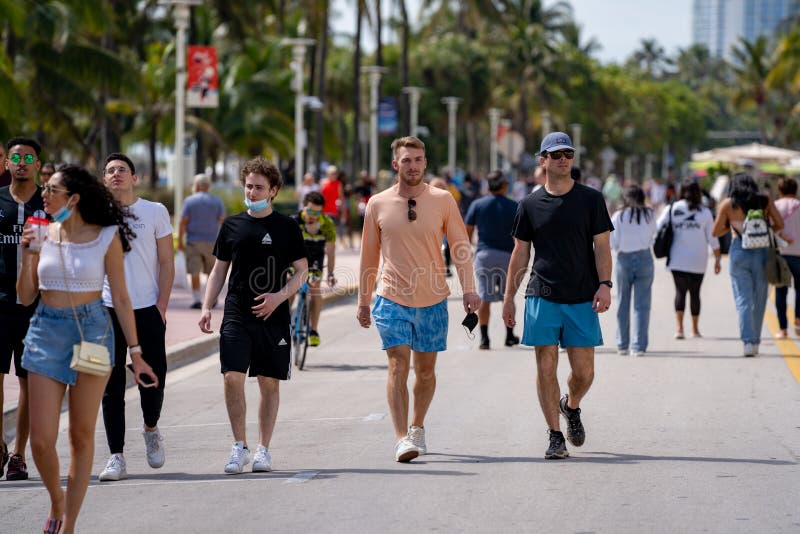 People Swarming Miami Beach Spring Break 2021 Editorial Photography ...