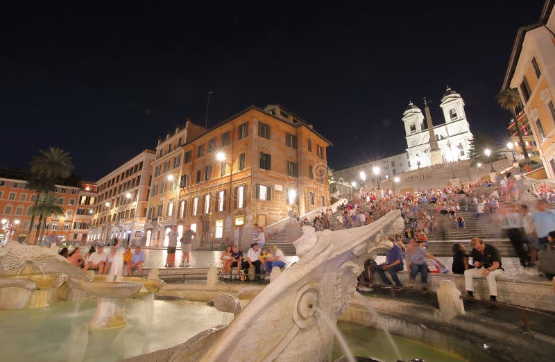 Spanish steps Rome Italy editorial photography. Image of crowd - 158523377