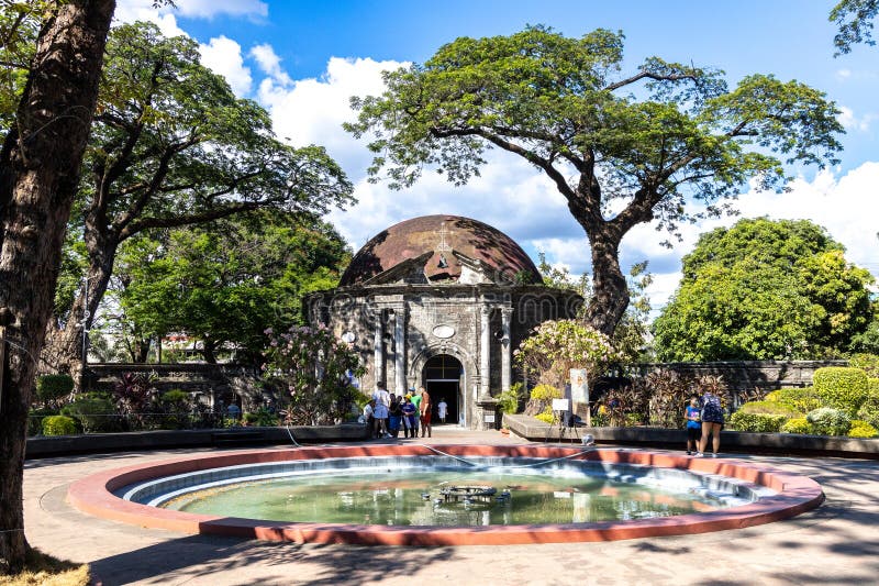 People Visiting the Paco Park on Easter, Manila Editorial Image - Image ...
