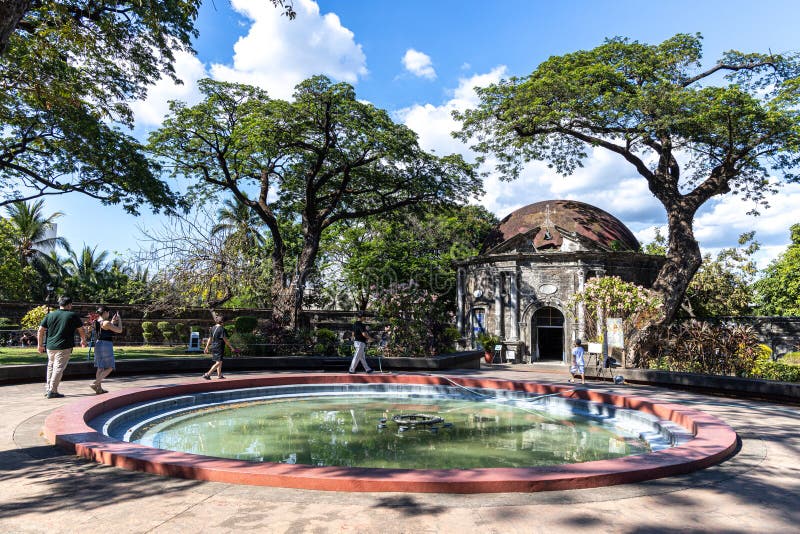 People Visiting the Paco Park on Easter, Manila Editorial Image - Image ...