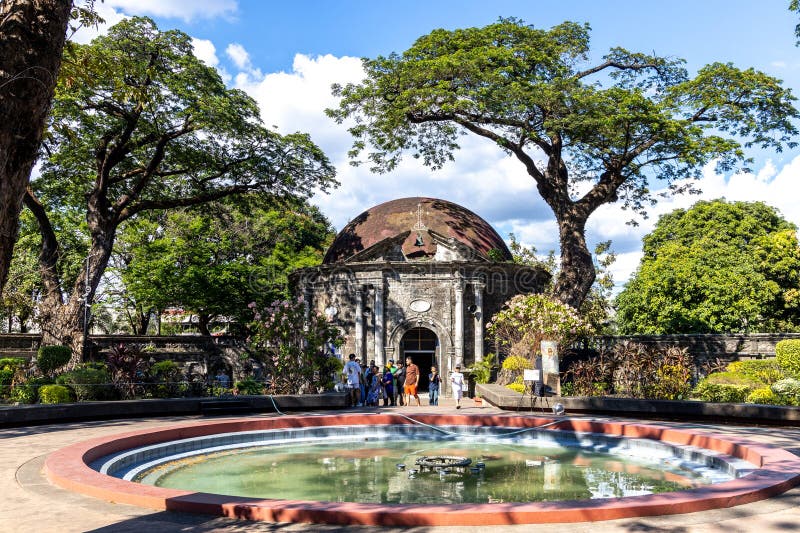 People Visiting the Paco Park on Easter, Manila Editorial Stock Image ...