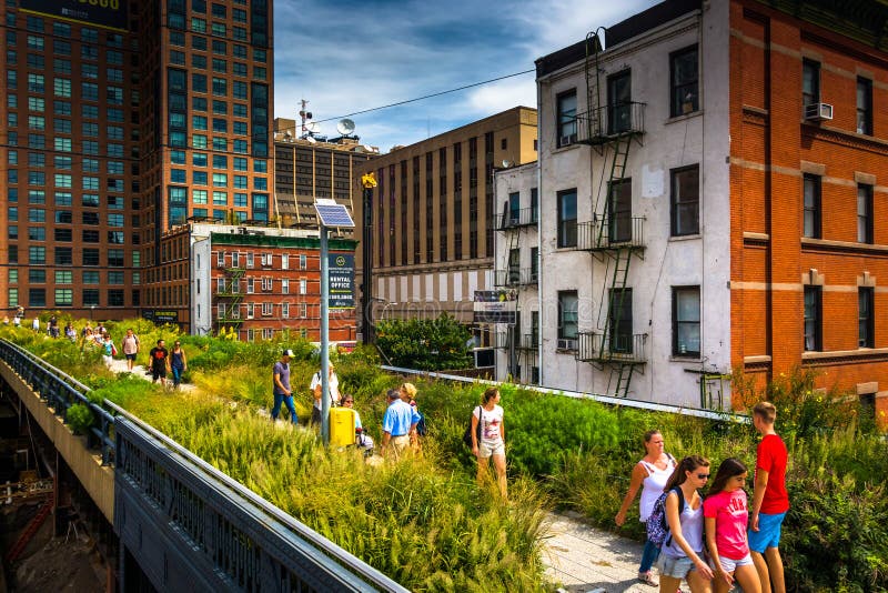 People Walking on the High Line, in Manhattan, New York. Editorial ...