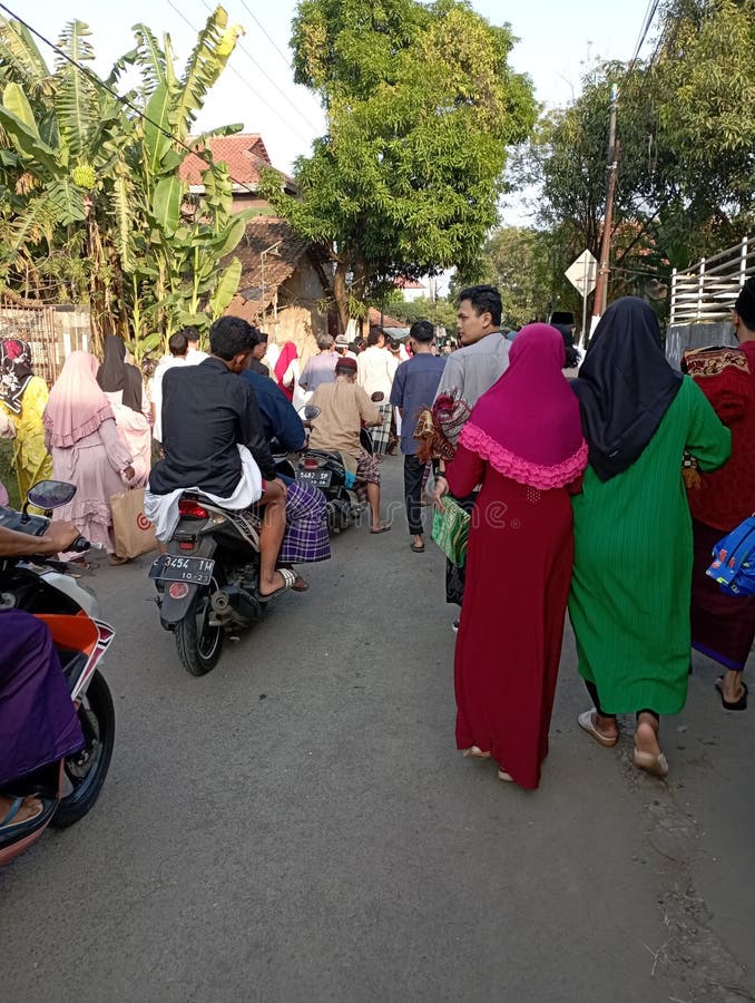 People Walking after Performing Eid Prayers Editorial Stock Image ...