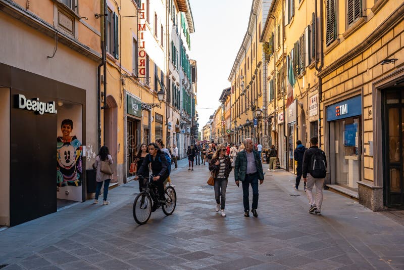 People Walking in the Streets of Pisa, Italy Editorial Image - Image of ...